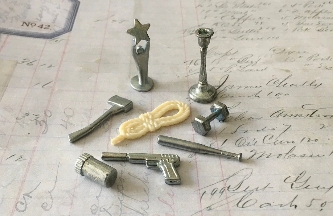 CLUE GAME Pieces / 8 Clue SECRETS Game Pieces Weapons for Altered Art ...