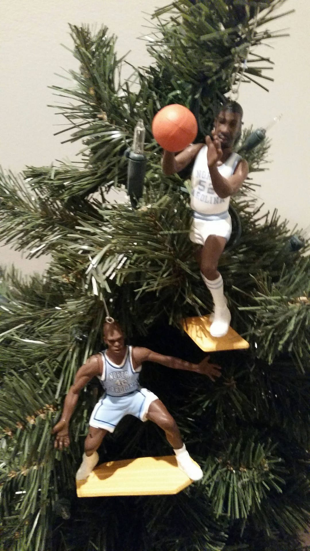 Jerry Stackhouse James Worthy North Carolina Tar Heels SEE DESCRIPTION ...