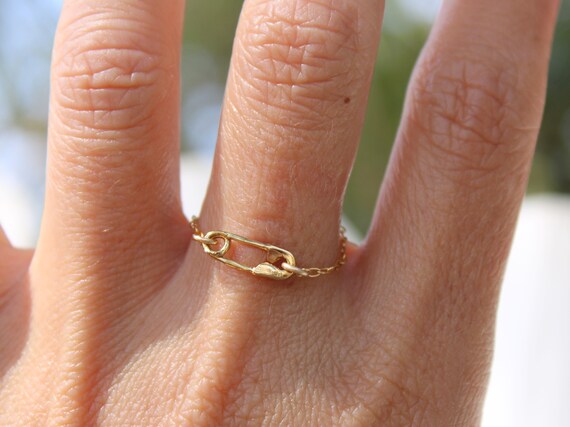 Safety Pin Ring in Gold or Silver Delicate Chain Ring | Etsy