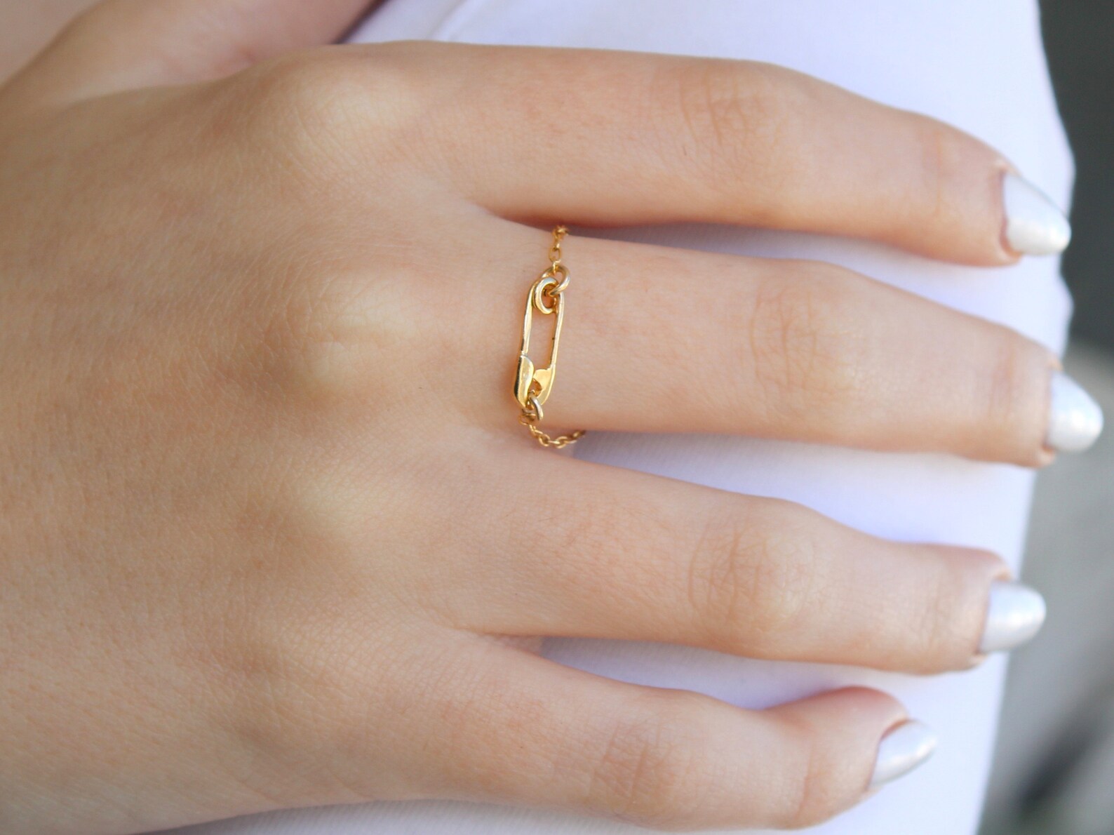 Safety Pin Ring in Gold or Silver Delicate Chain Ring - Etsy
