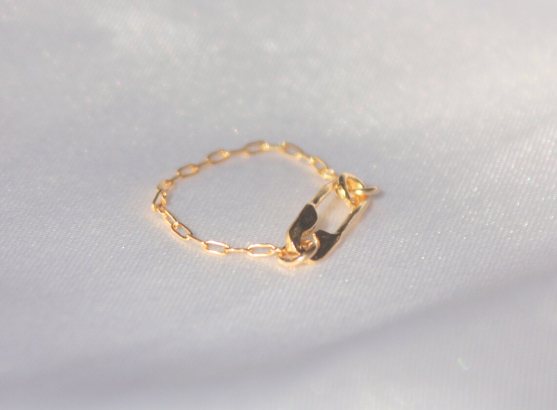 Safety Pin Ring in Gold or Silver Delicate Chain Ring | Etsy