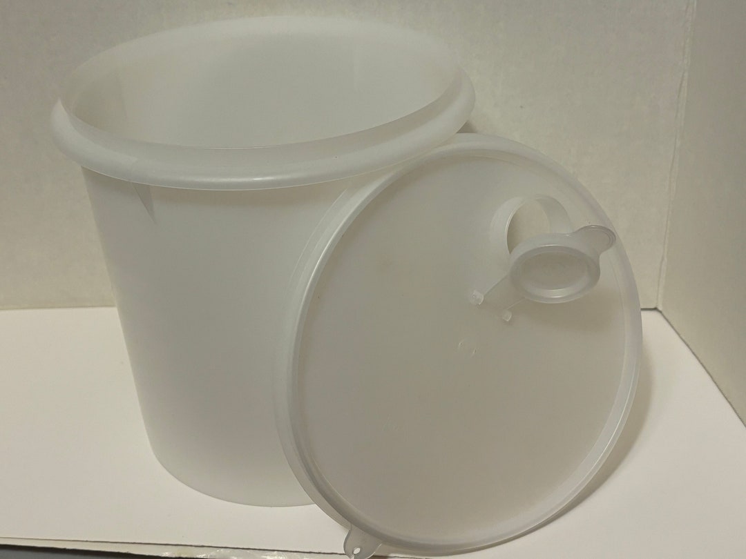 Tupperware, Vintage Bucket Lid With Spout, Store and Poor, 8 X 8.5 ...