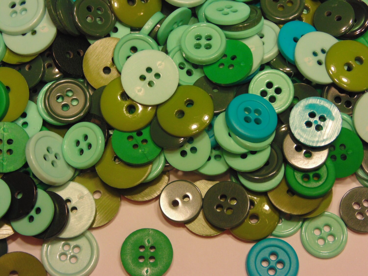 35 Piece All Kinds of Green Tone Button Mix 12-16 Mm B9 | Etsy
