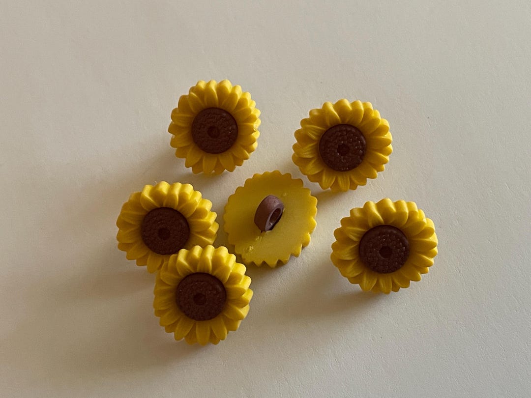 6 Count Acrylic Sunflower Shank Buttons, 13 Mm (35) - Etsy