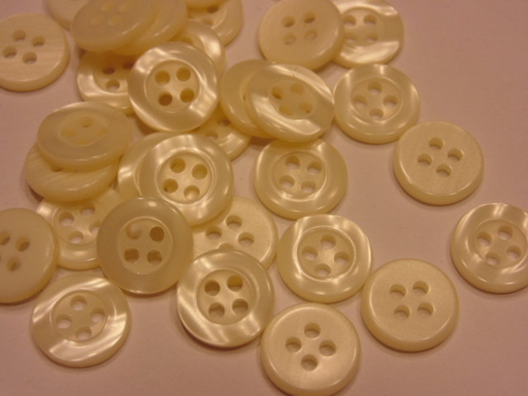 30 Small off White Acrylic Buttons, 12 Mm (B3) - Etsy