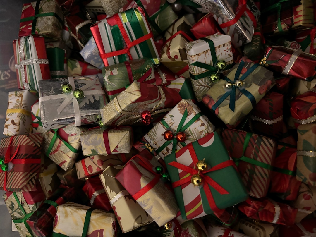 10 Count Handmade Mini Christmas Gifts Presents Décor Embellishment ...