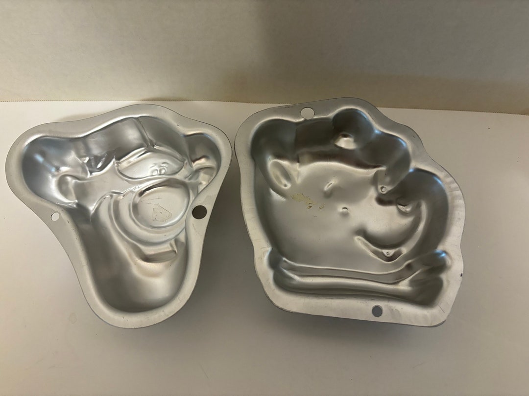 Vintage Poo Bear and Tigger Small Baking Pans, 4.5 Inch - Etsy