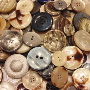 20 Piece Assorted Shiny Acrylic Button Mix, 13-28 Mm (43) - Etsy