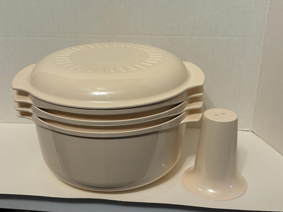 Tupperware 5-piece Microwave Cookware Set Almond Color Pre-owned Like ...