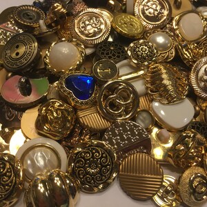 12 Piece Assorted Acrylic Button Mix, 15-25 Mm B1 - Etsy