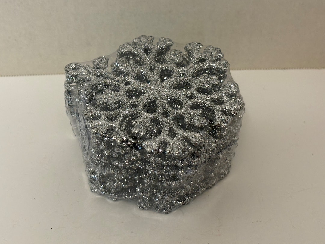 Never Opened, 16 Silver Glitter Snowflake Ornaments, 3 Inches (HR700 ...