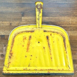 Vintage Metal Yellow Dust Pan - Etsy