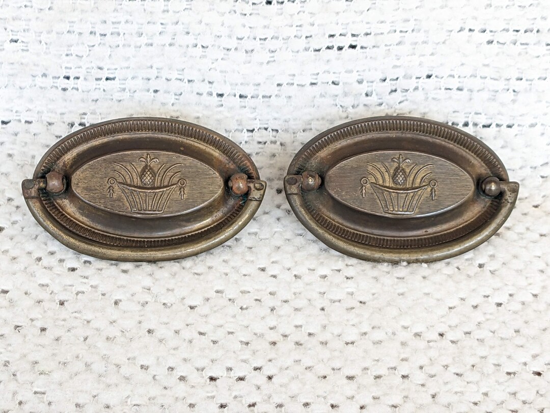 Lot of 2 Antique Hepplewhite Oval Drawer Pulls Federal Style Colonial ...