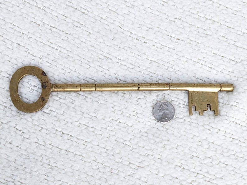 Set of 10 Large Brass Bit & Solid Barrel Skeleton Keys on Oversized ...