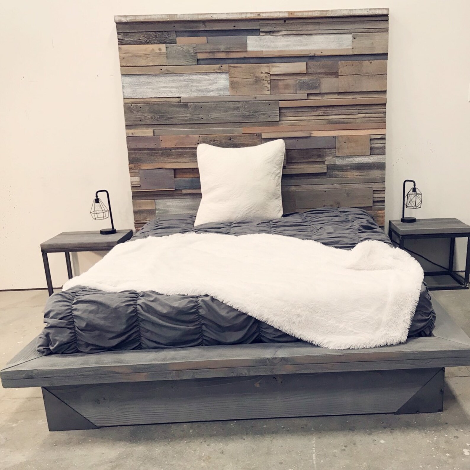 The Kristopher Queen size Weathered driftwood finish platform | Etsy