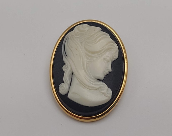 1990s Oval White and Black Molded Plastic Cameo Brooch Pin- Vintage ...