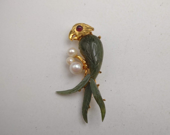 Vintage Carved Green Jade W Cultured Pearl Parrot Pin- Bird Lover Gift ...