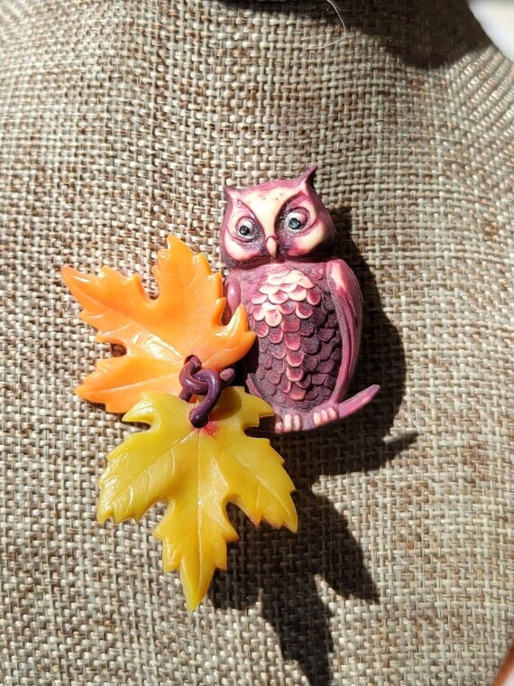 Vintage owl pin in - Gem