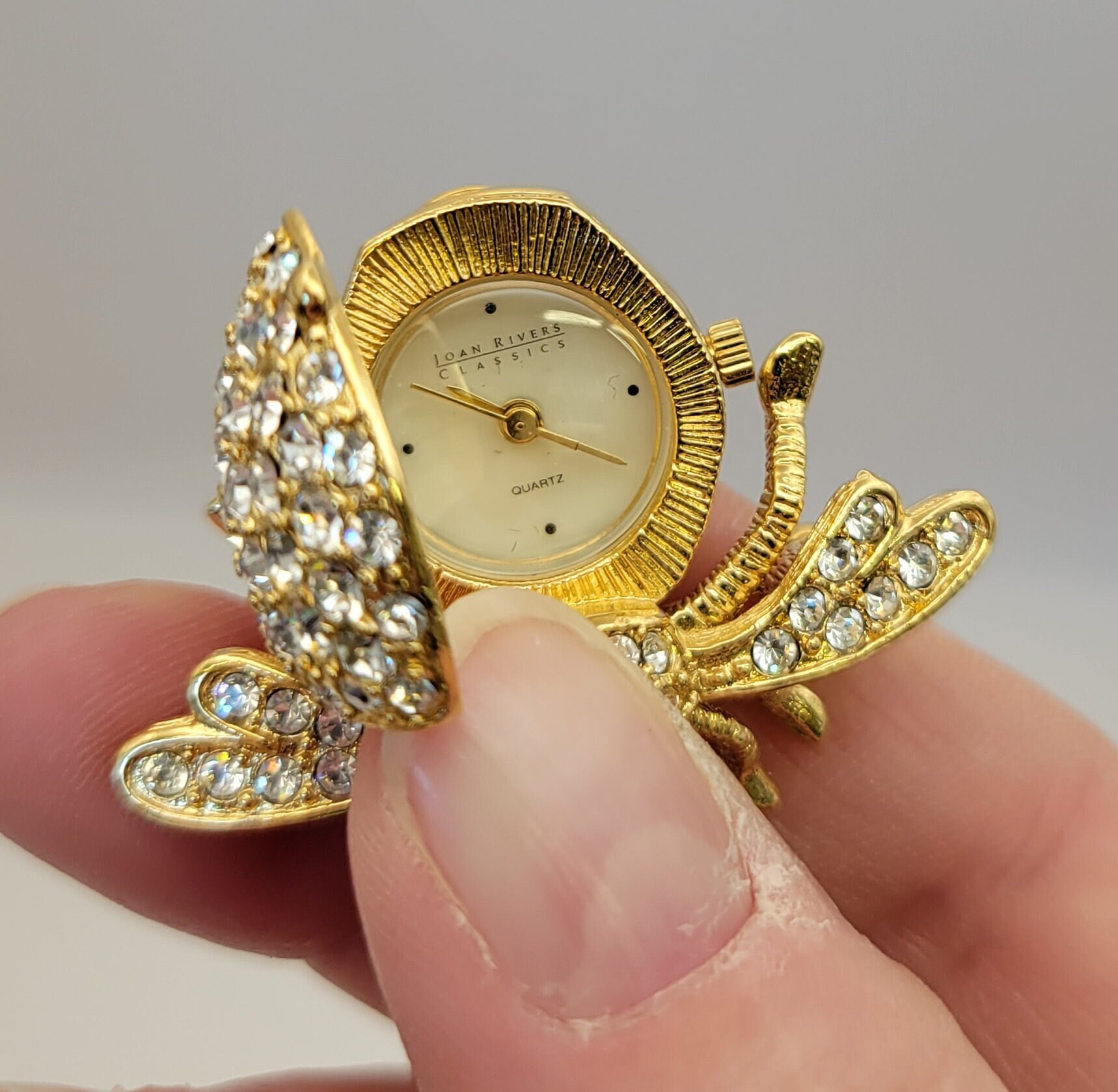 Joan Rivers Sparkling Rhinestone Bee Watch Pin - Gold Toned Joan Rivers Sparkling Rhinestone Bee Watch Pin - Gold Toned