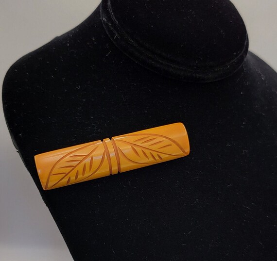 Vintage Mustard Yellow Bakelite Pin with Leaf Carving… - Gem