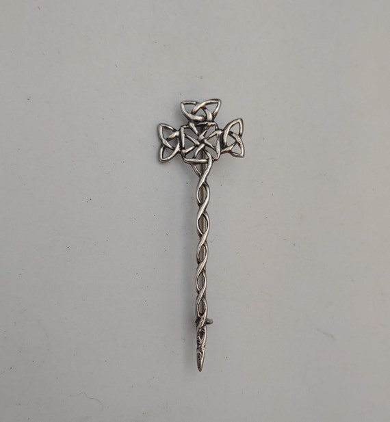 Celtic Knot Brooch Kilt Pin - Green Glass Cabs - Gold… - Gem