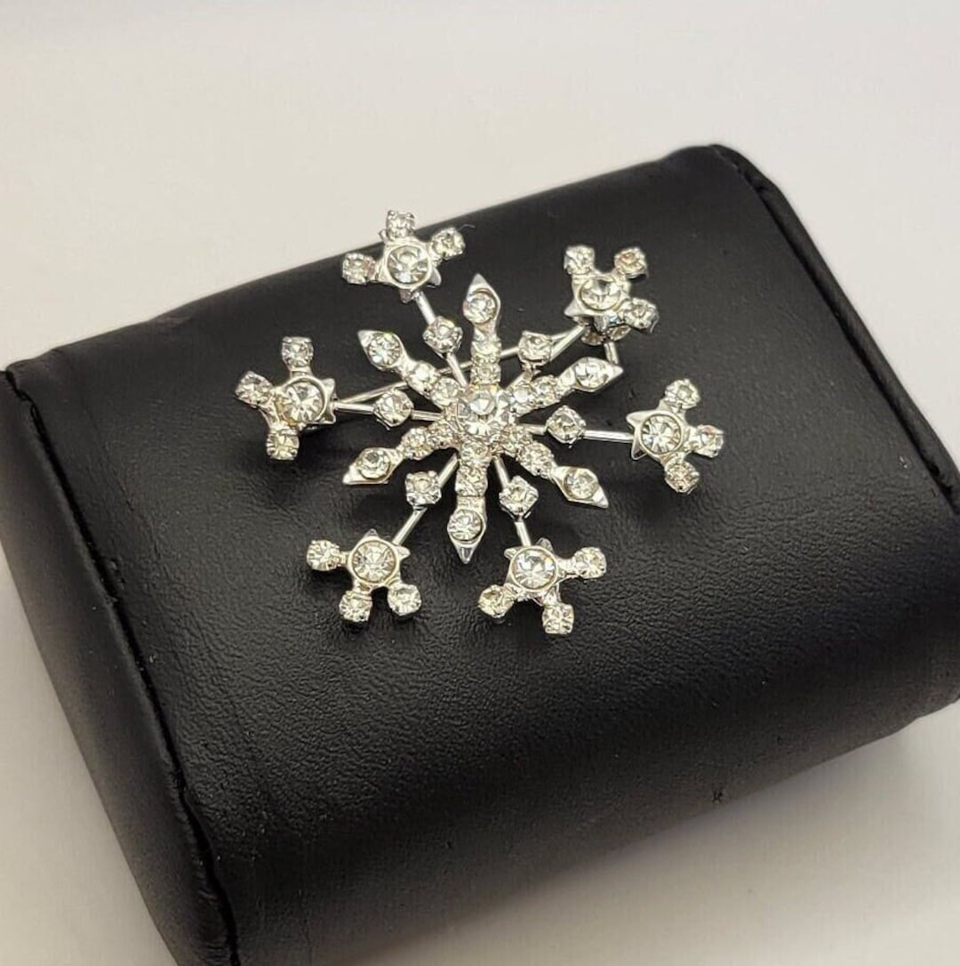 Retro Sparkling Rhinestone Snowflake Pin Dainty Falling Snowflake With ...