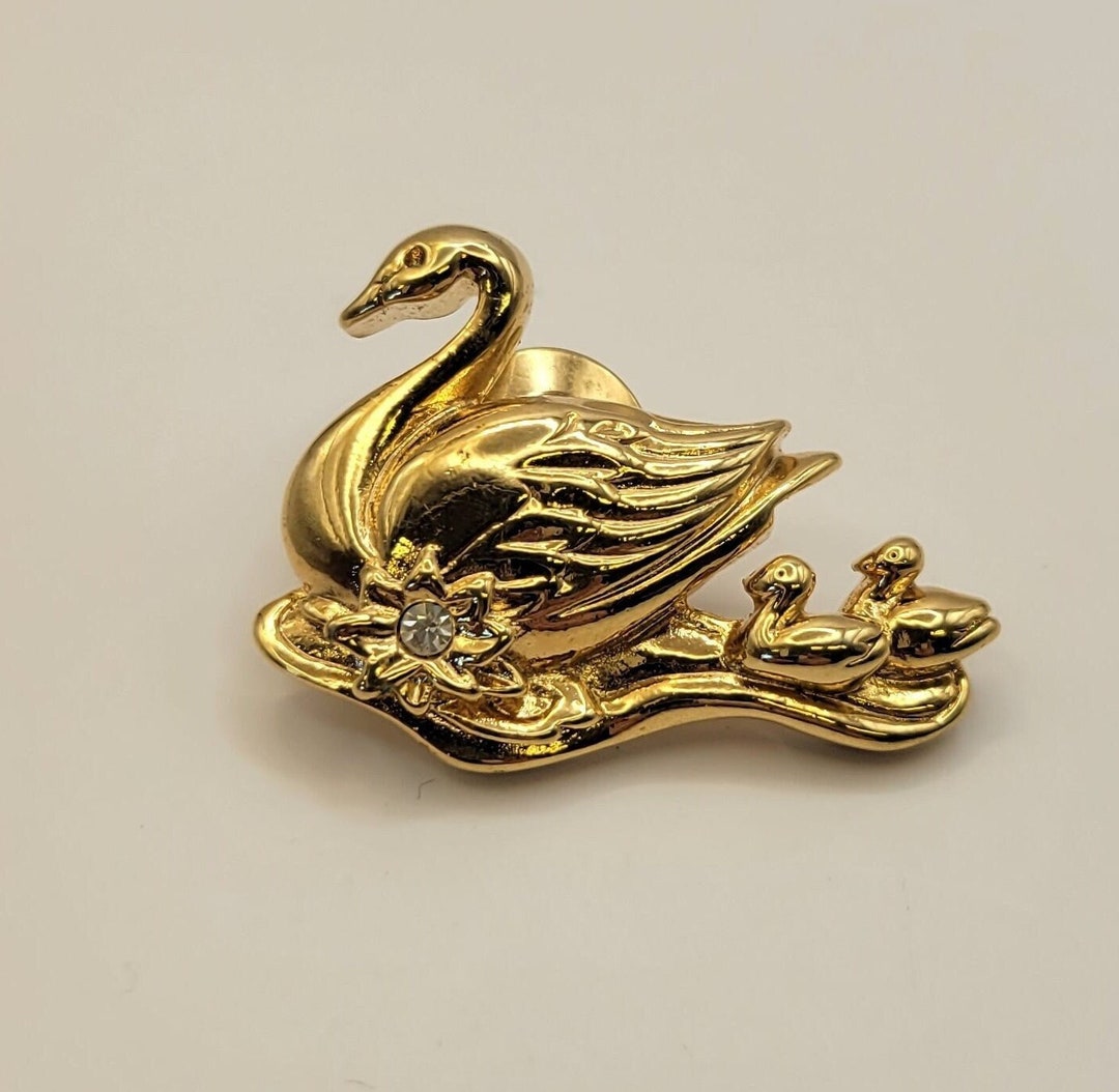 Vintage Avon Swan Brooch – Gold Tone Mama Swan and Cygnets Pin - Etsy