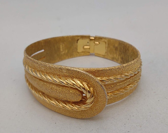 Vintage Crown Trifari 1950s Gold Tone Hinged Textured Chunky Bangle ...