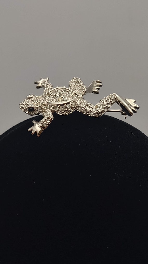 Vintage frog pin, cute - Gem Vintage frog pin, cute - Gem
