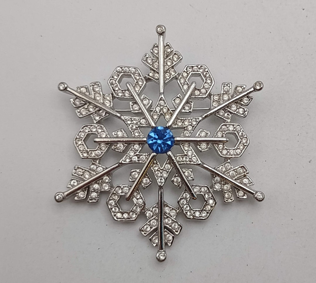 Sparkling Rhinestones Frosty Snowflake Brooch- Vintage Winter ...
