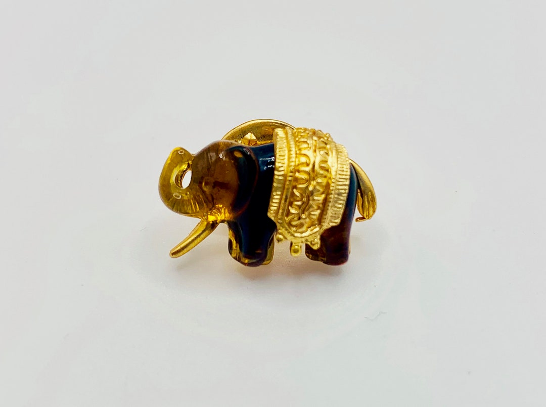 Retro Sculptured Plastic Elephant Pin Item K 1071 - Etsy