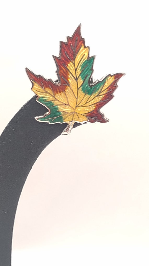 Vintage fall maple leaf - Gem