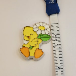 Hallmark Cards Cheerful Duck Holding Daisy Pin- Vintage Molded Plastic ...