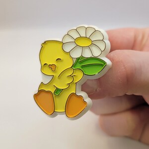Hallmark Cards Cheerful Duck Holding Daisy Pin- Vintage Molded Plastic ...