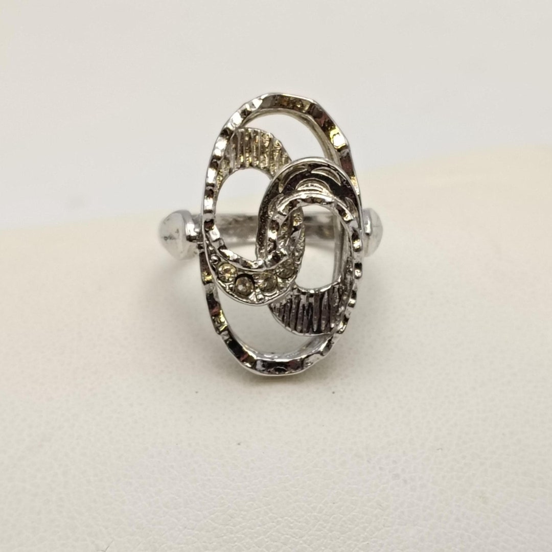 Silver Tone Interlocking Ovals Clear Rhinestone Ring Size: 5 3/4 ...