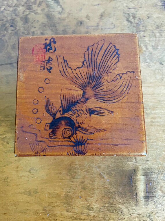 vintage box chinese red - Gem