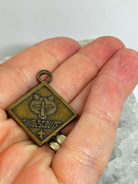 Vintage Cub Scouts Raised Wolf Bronze Pendant or Char… - Gem