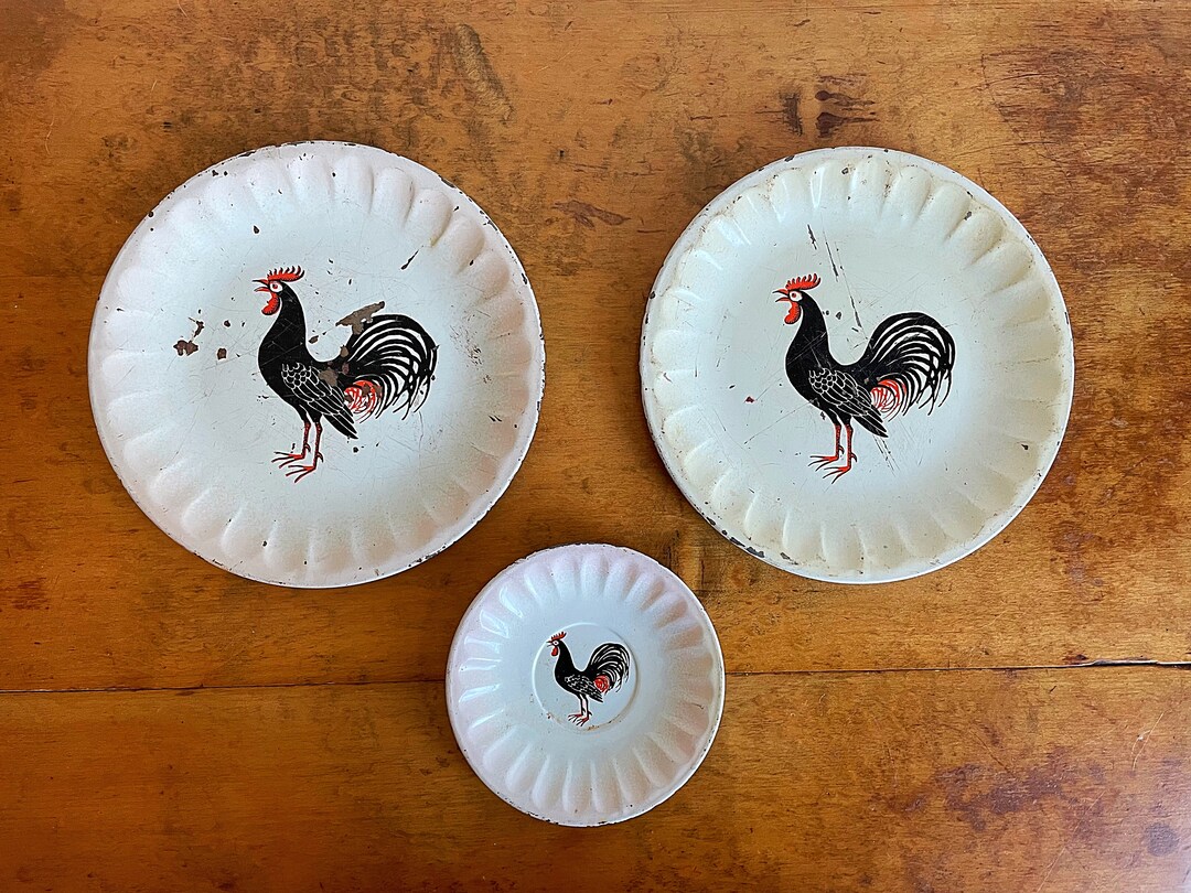 Vintage Rooster Litho Tin Child’s Tea Set Plates Set of 3 Mid-century ...