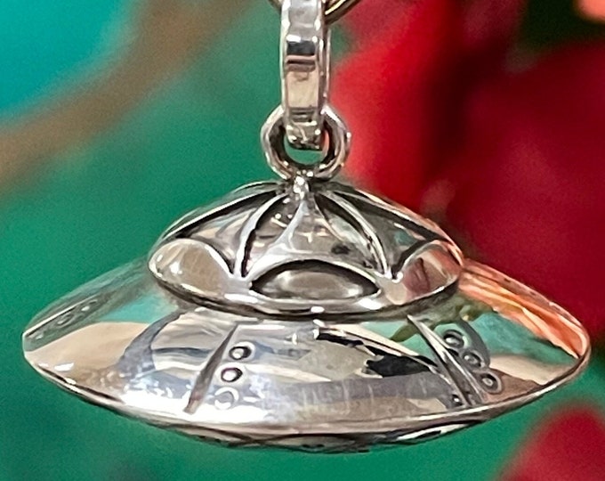 Sterling Silver Spaceship Pendant - Etsy