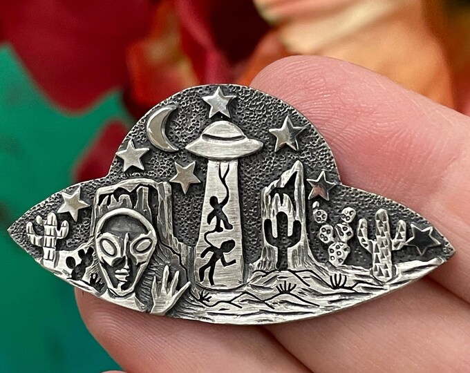 Alien UFO Pendant - Etsy