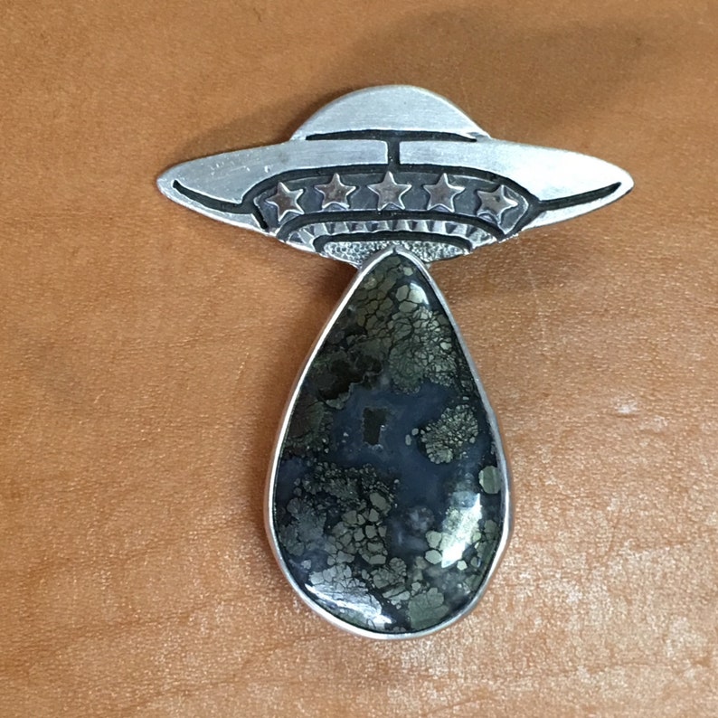 Spaceship Pin - Etsy