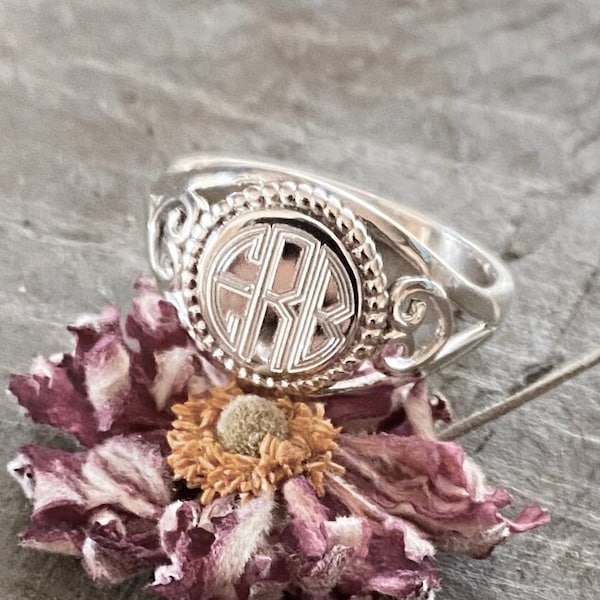 Scroll Monogram - Etsy