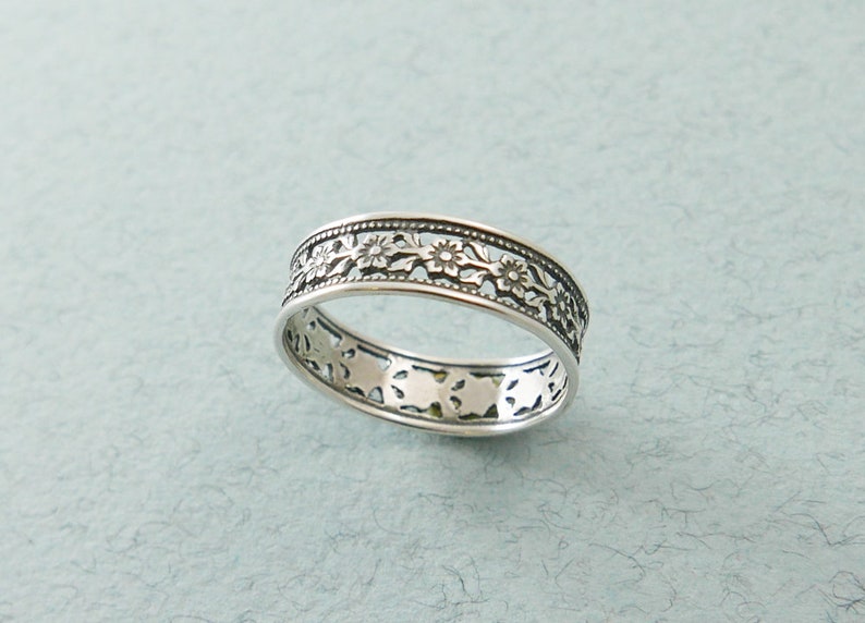 Silver Ring. Floral Silver Band. Elegant Trendy Silverd Boho Ring ...