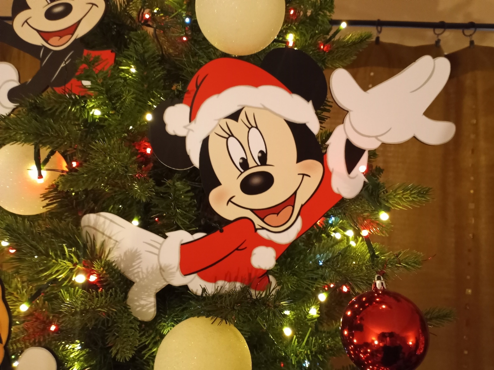 Mickey & Minnie Tree Peekers Set - Etsy