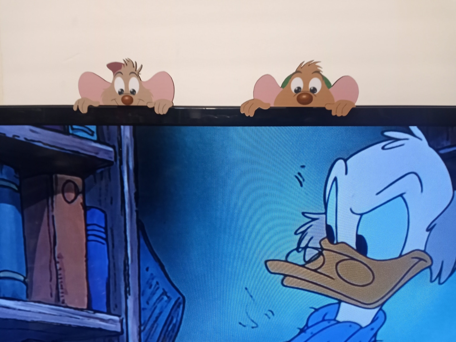 Jaq and Gus TV / Computer Monitor Peeking Pals - Etsy