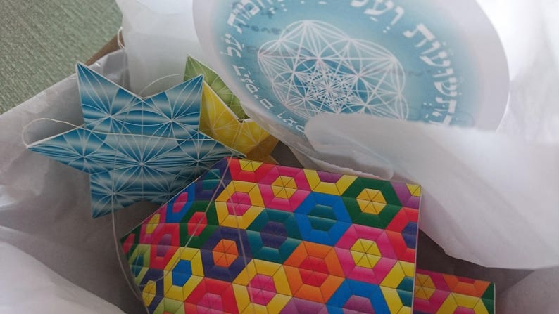 Paper Craft Dreidel Hanukkah Decorations-hexahedron Seamless Geometric ...