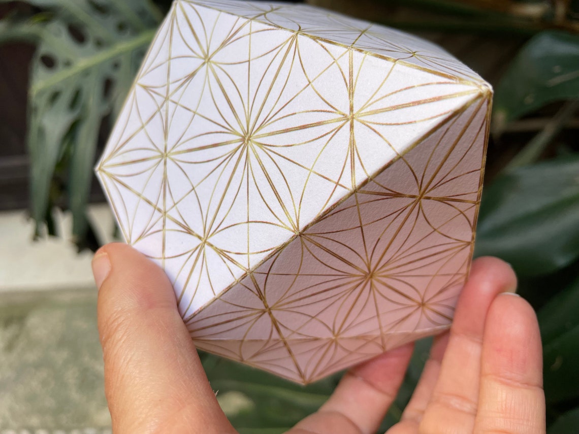 Deltoid Paper Model-3d Papercraft DIY Template-printable Gold Décor ...