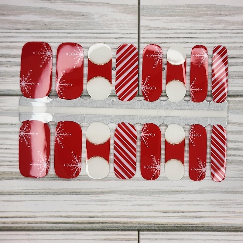 Bow Design Holiday Nails - Etsy