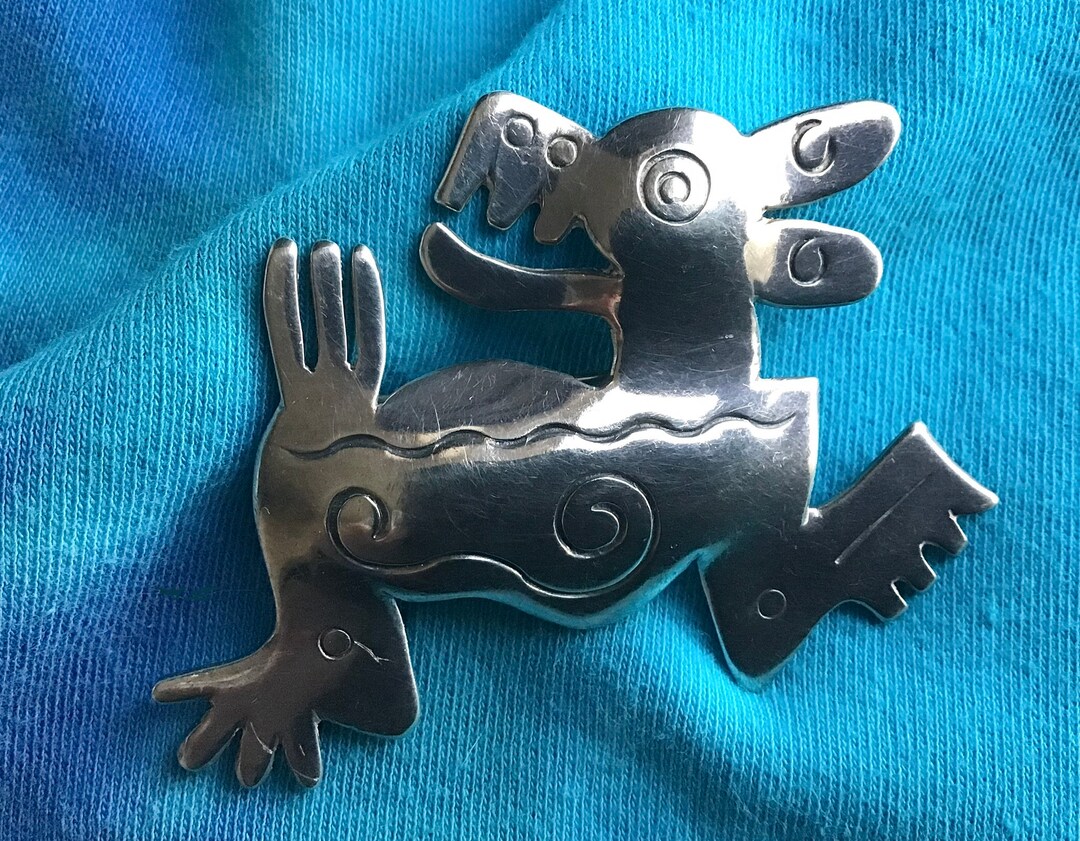 21 Gram Vintage Forbes Aztec Dog Sterling Silver - Etsy