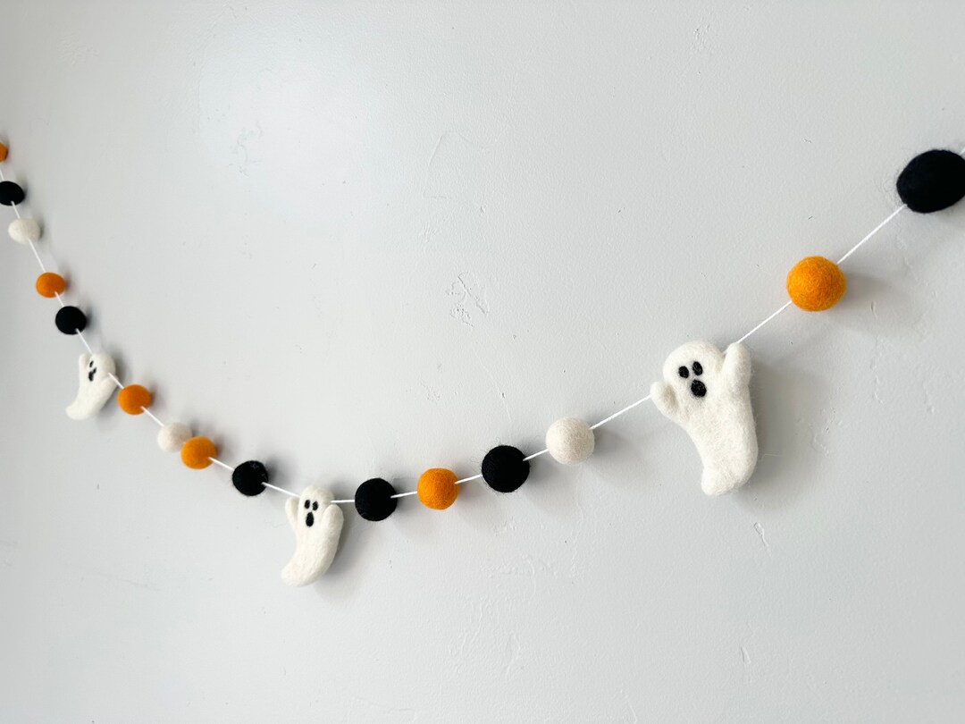Customizable Felt Ghost Garland - Spooky Halloween Felt Ball Bunting - Seasonal Autumn Banner ...